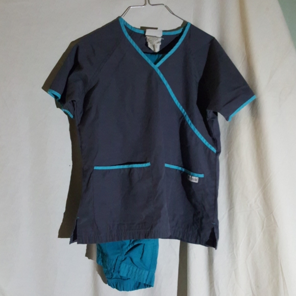 UA Scrubs | Other | Mixed Set Top S Ua Scrubs Greyteal Nrg Pant Xs ...